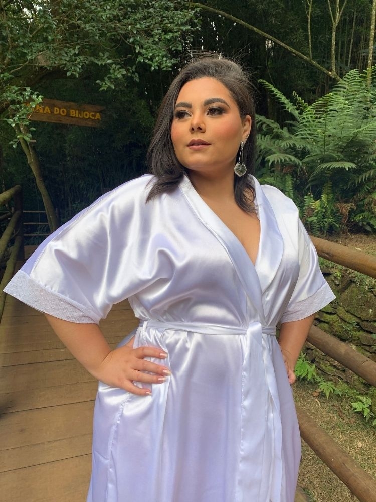 Robe De Cetim Modelo Patrícia Branco