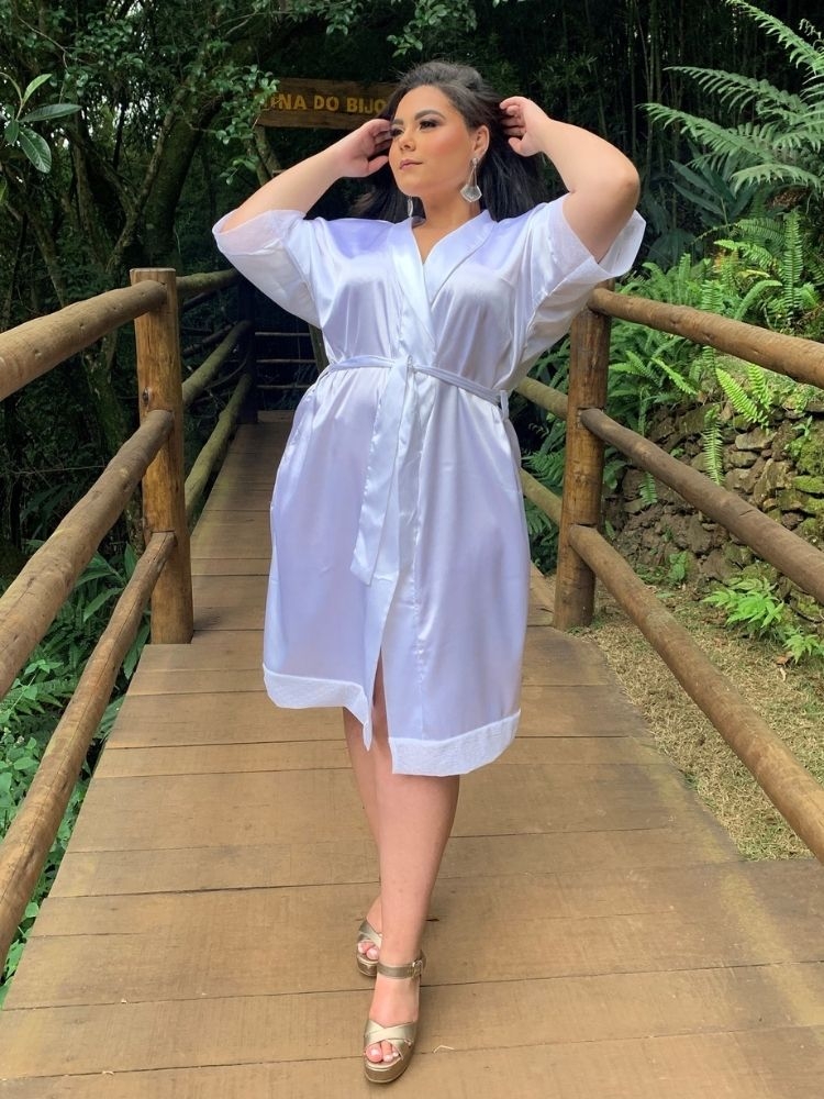 Robe De Cetim Modelo Patrícia Branco